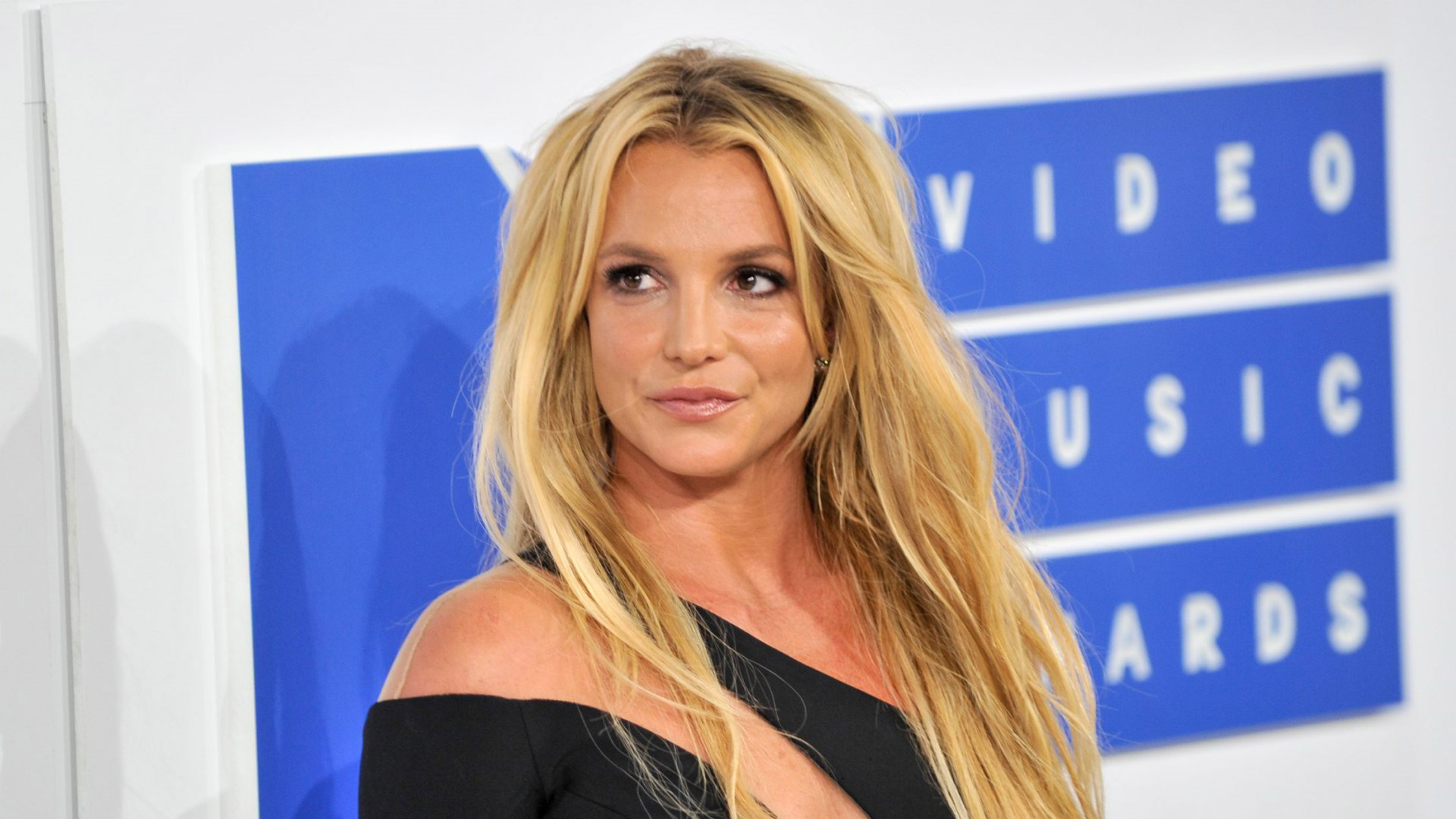 Britney Spears celebrates birthday and single life Britney Spears celebrates birthday and single life
