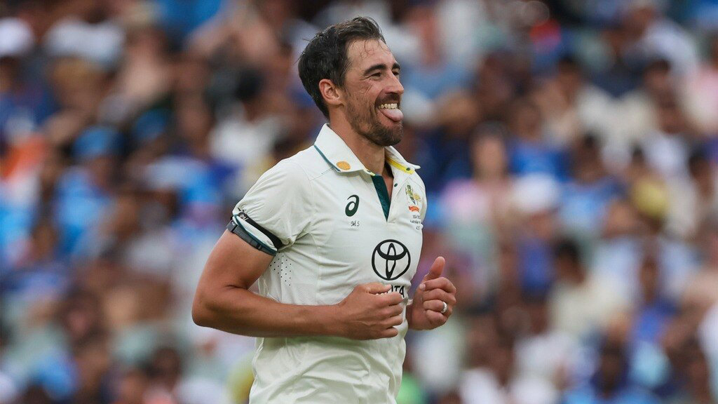 AUS vs IND: Sunil Gavaskar credits Mitchell Starc for devastating spell ... AUS vs IND: Sunil Gavaskar credits Mitchell Starc for devastating spell ...