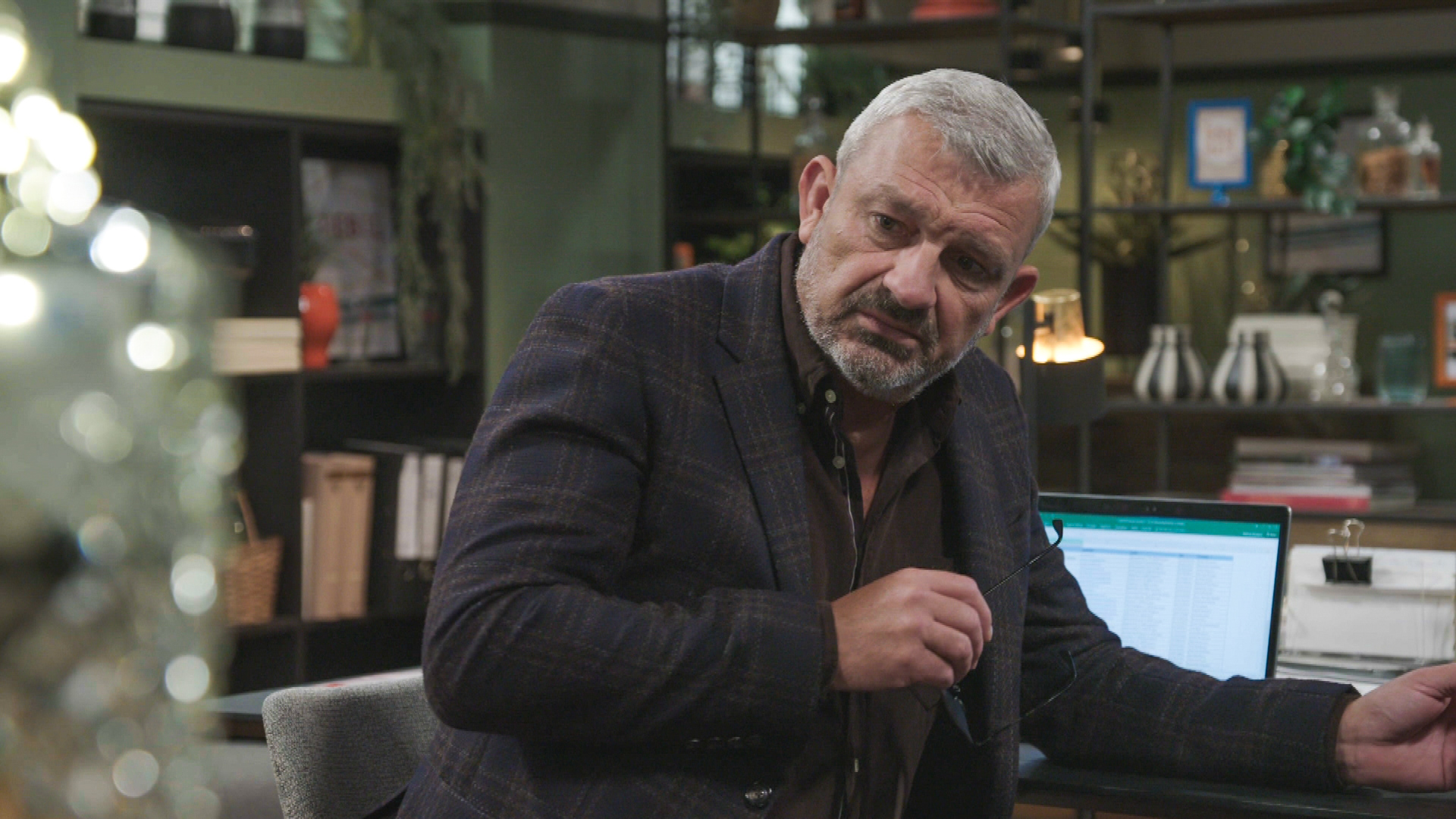 Familie: Zjef helpt Faroud