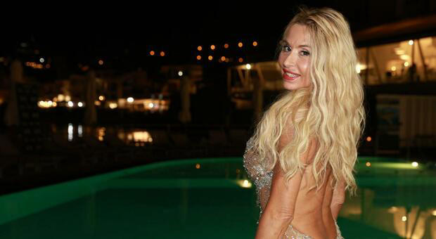 Valeria Marini aggredita sulle scale di casa a Roma: «Inseguita e ... Valeria Marini aggredita sulle scale di casa a Roma: «Inseguita e ...