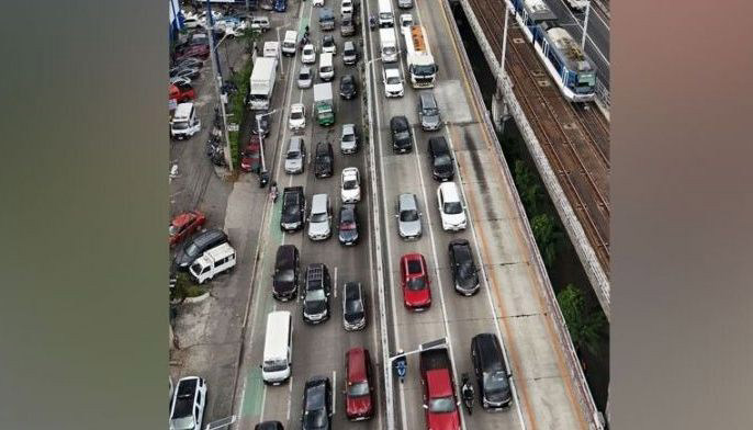 MMDA: Car volume along EDSA to surpass record MMDA: Car volume along EDSA to surpass record