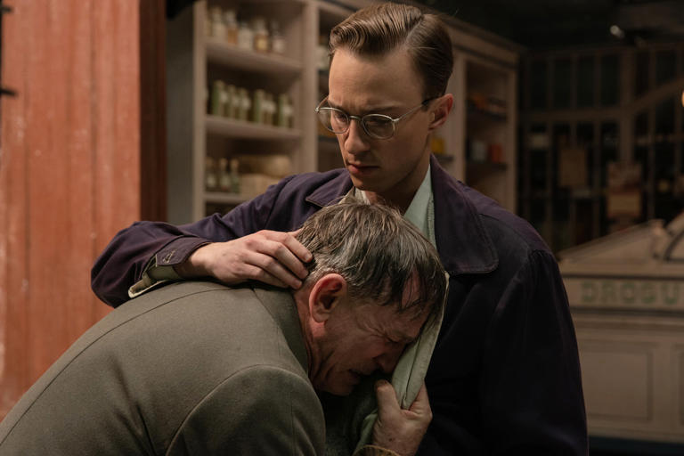 In 'Queer,' Daniel Craig and Drew Starkey share 'unsynchronized love ...