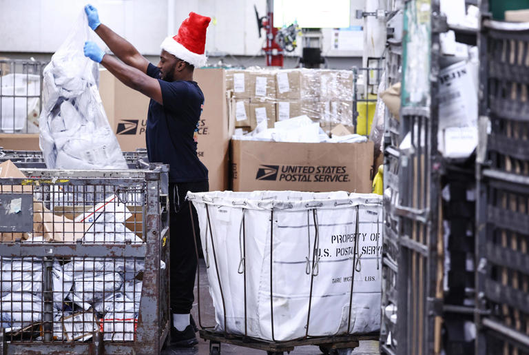 Some U.S. Postal Service deadlines to ship packages before Christmas ...