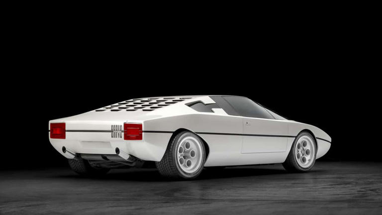 Alcantara feiert 50 Jahre im Auto mit dem Lamborghini Bravo Alcantara feiert 50 Jahre im Auto mit dem Lamborghini Bravo