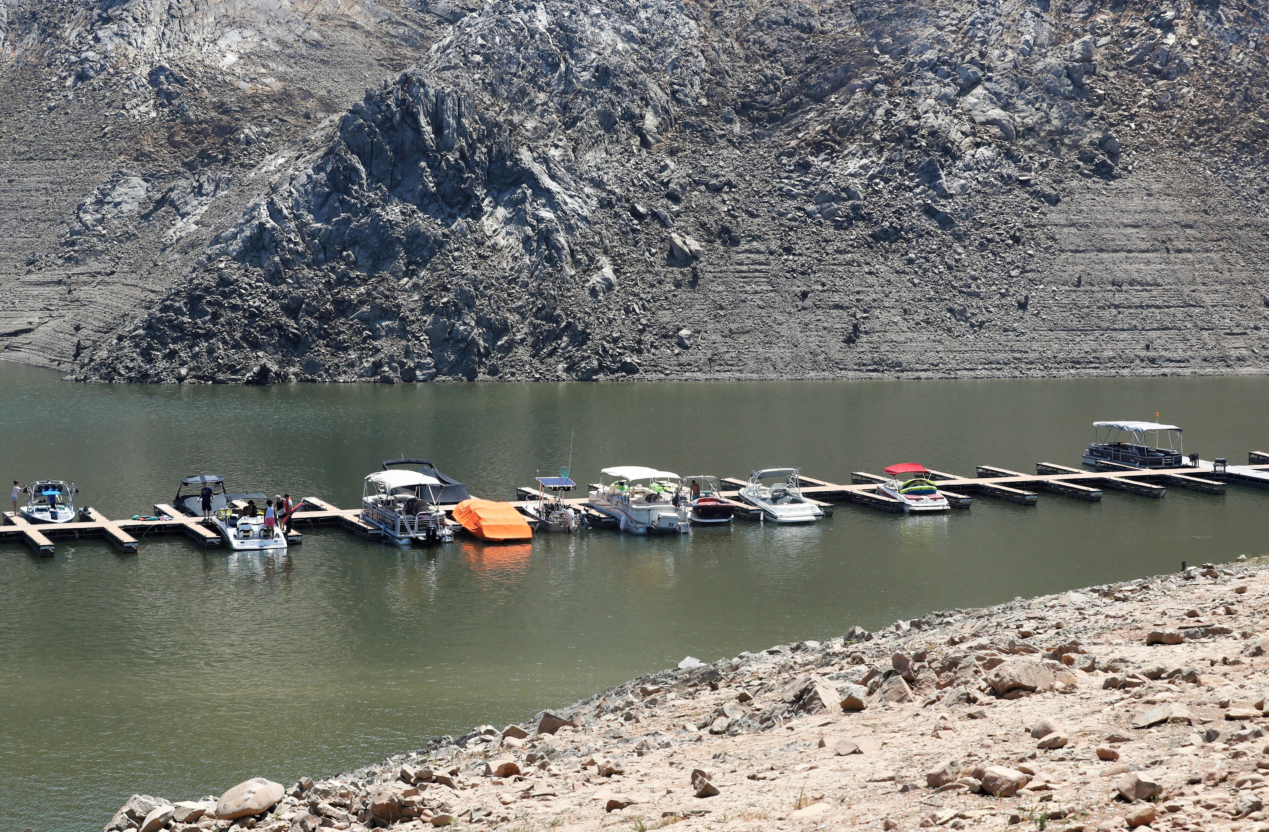California's Shasta Lake back on the rise in incredible before-and ...