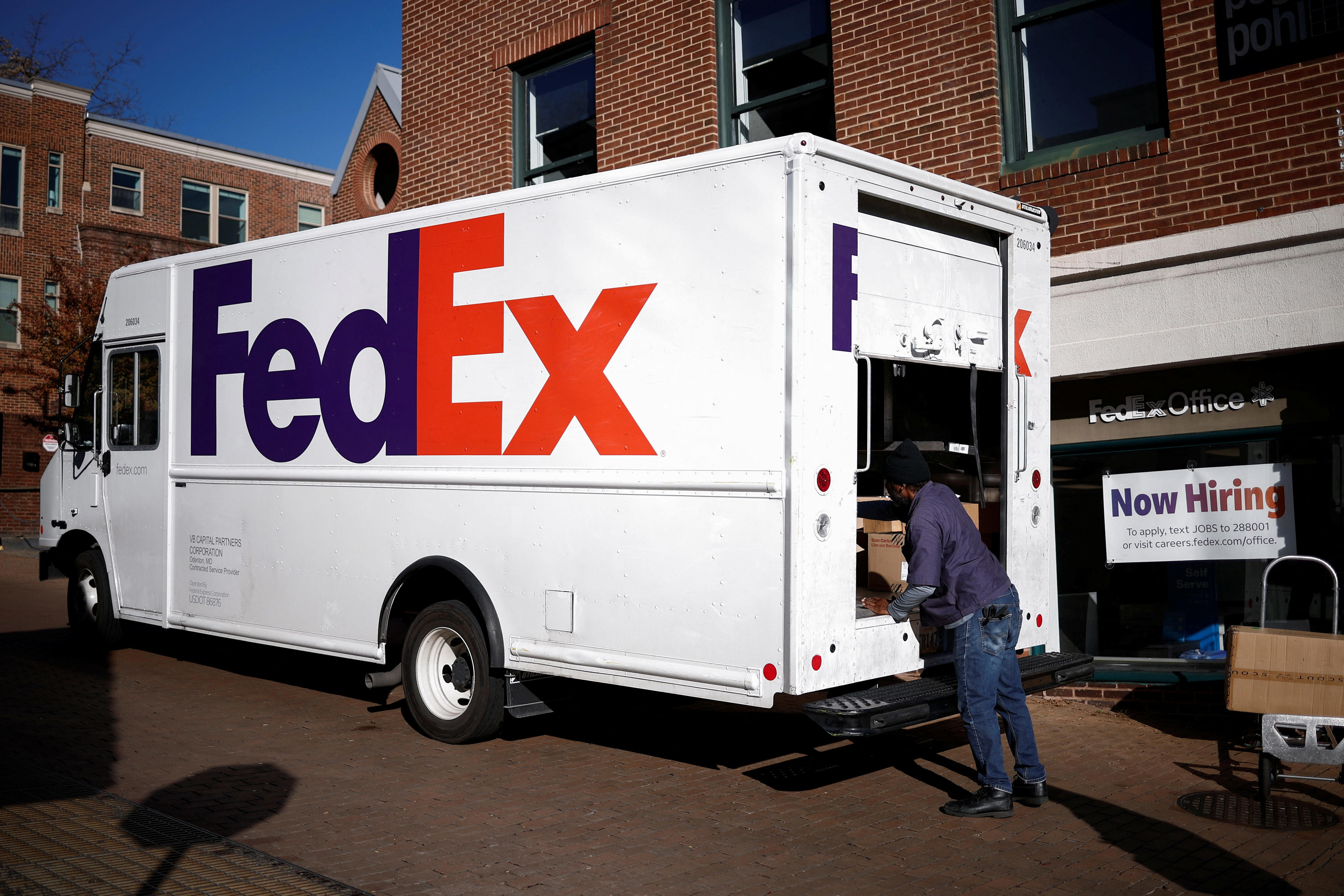 USPS, UPS, FedEx holiday shipping deadlines you can’t miss in 2025