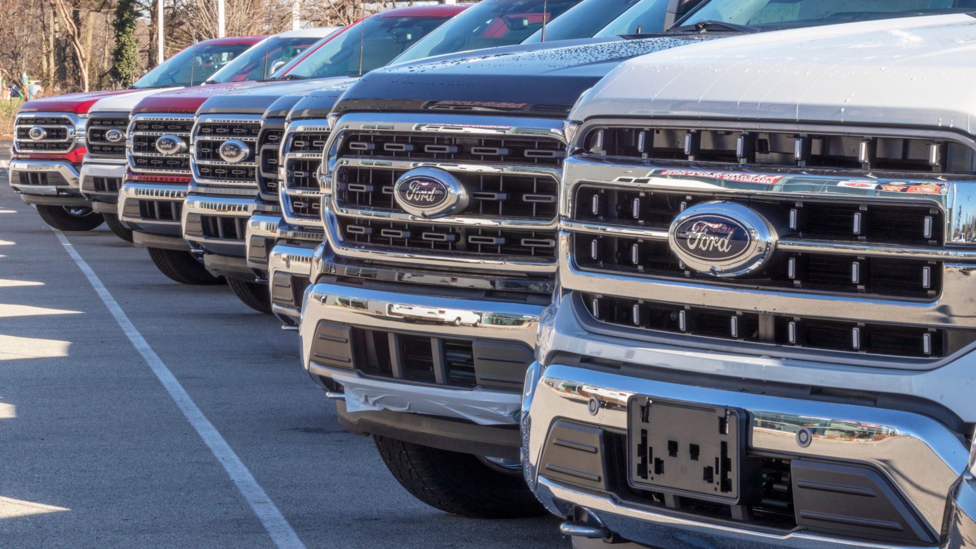 2 Surprising Reasons Investors Should Look at Ford — Is It Time To Buy ...