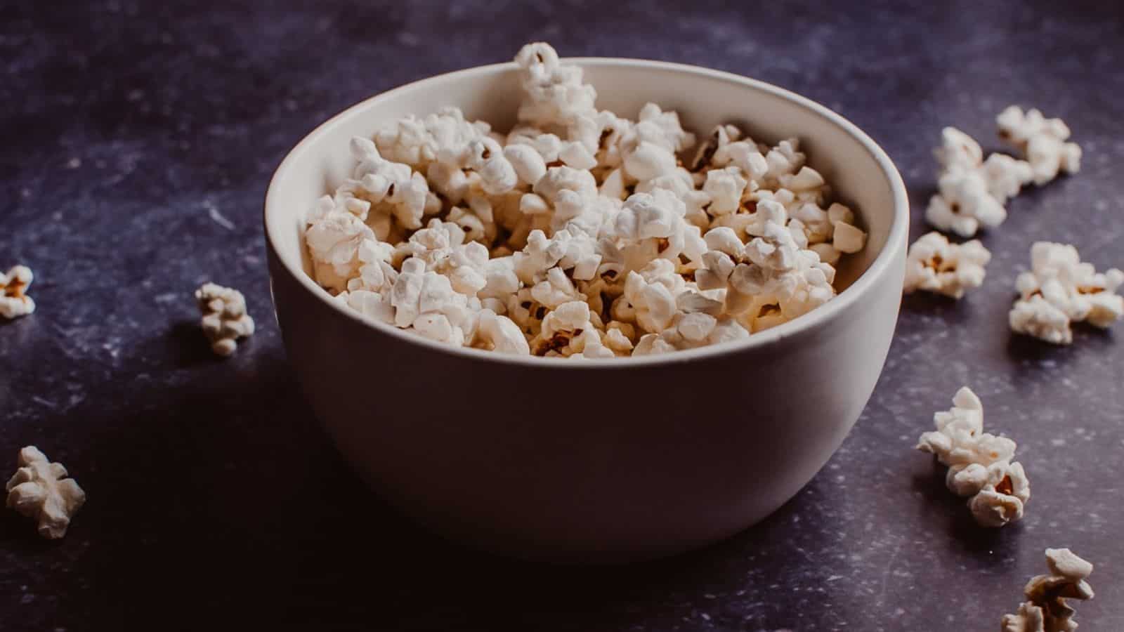 15 Creative Popcorn Mixes for Festive Snacking