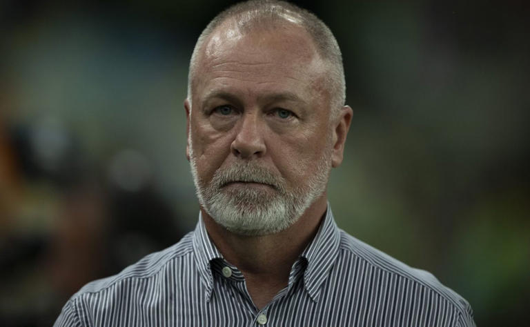 Fluminense define futuro de Gabriel Pires e + 2 com aval de Mano Menezes Fluminense define futuro de Gabriel Pires e + 2 com aval de Mano Menezes