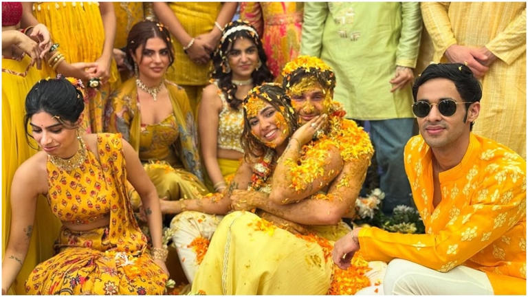 Inside Anurag Kashyap's daughter Aaliyah's haldi, bridesmaid Khushi ... Inside Anurag Kashyap's daughter Aaliyah's haldi, bridesmaid Khushi ...