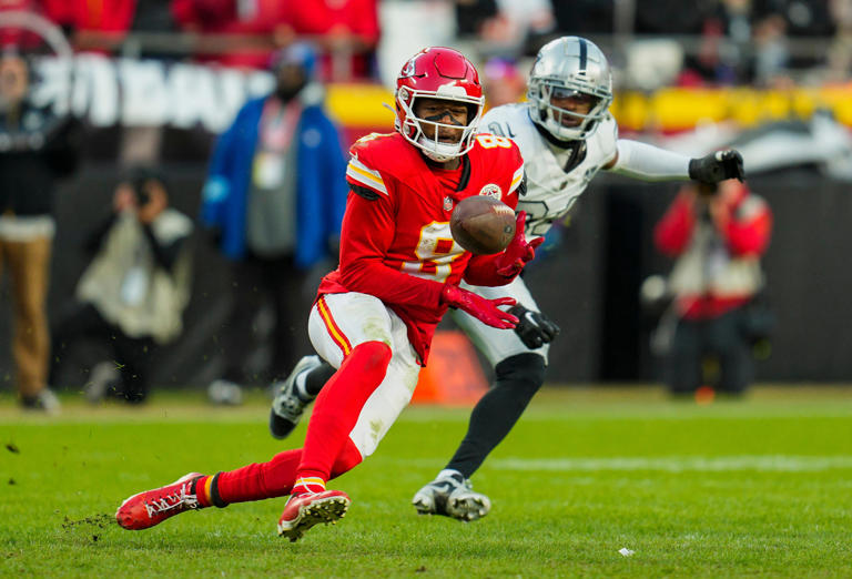 What channel is Chiefs vs Chargers on tonight? NFL Sunday Night ...