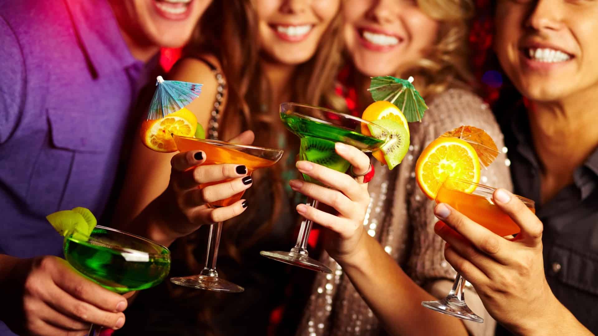 How to Throw a Cocktail Party Like a Pro