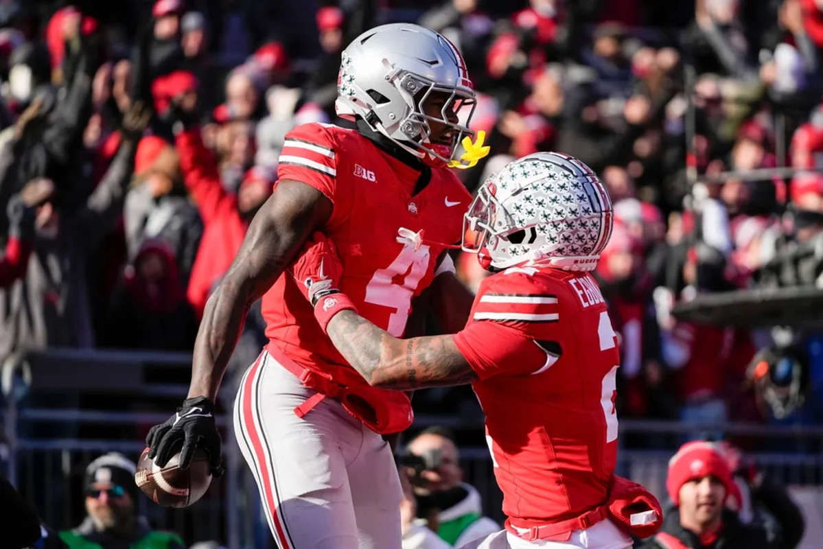 Ohio State star Jeremiah Smith makes sure to represent a Buckeyes fan ...
