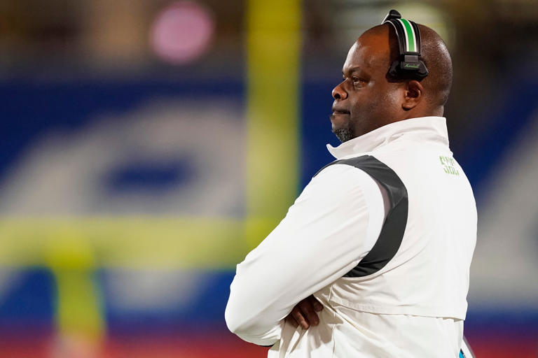 Marshall coach Charles Huff leaves for Southern Miss a day after ...