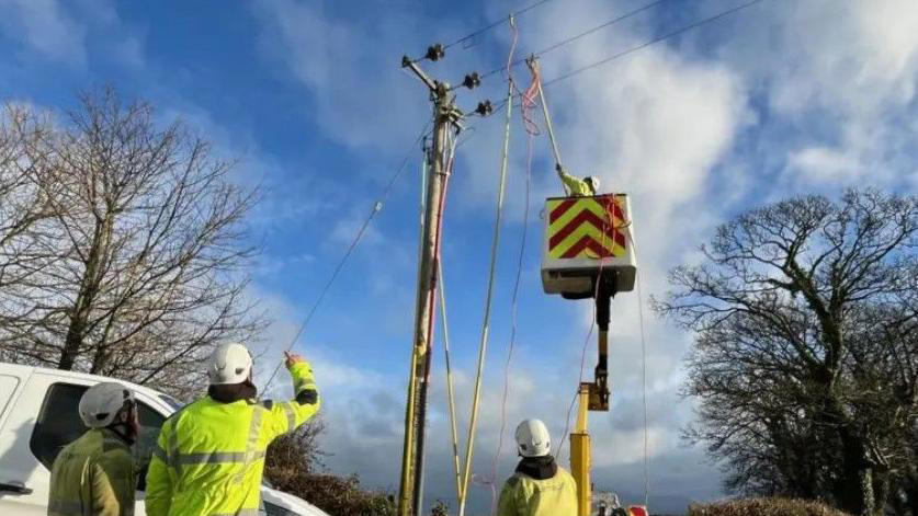Thousands still without power after Storm Darragh Thousands still without power after Storm Darragh