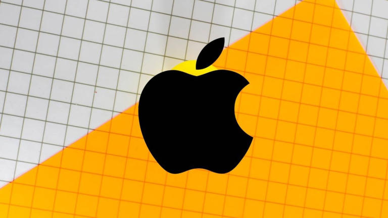 Apple Faces 1 2 Billion Lawsuit For Failing To Prevent Distribution Of