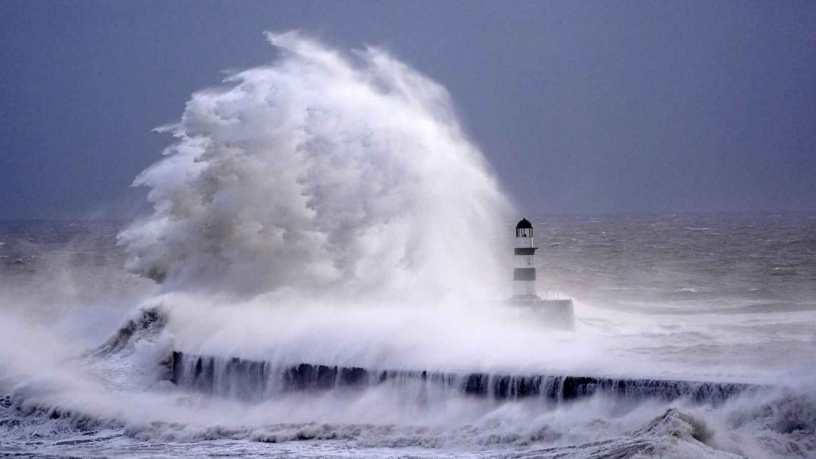 90mph winds bring 'danger to life' warning for parts of UK as Storm ...