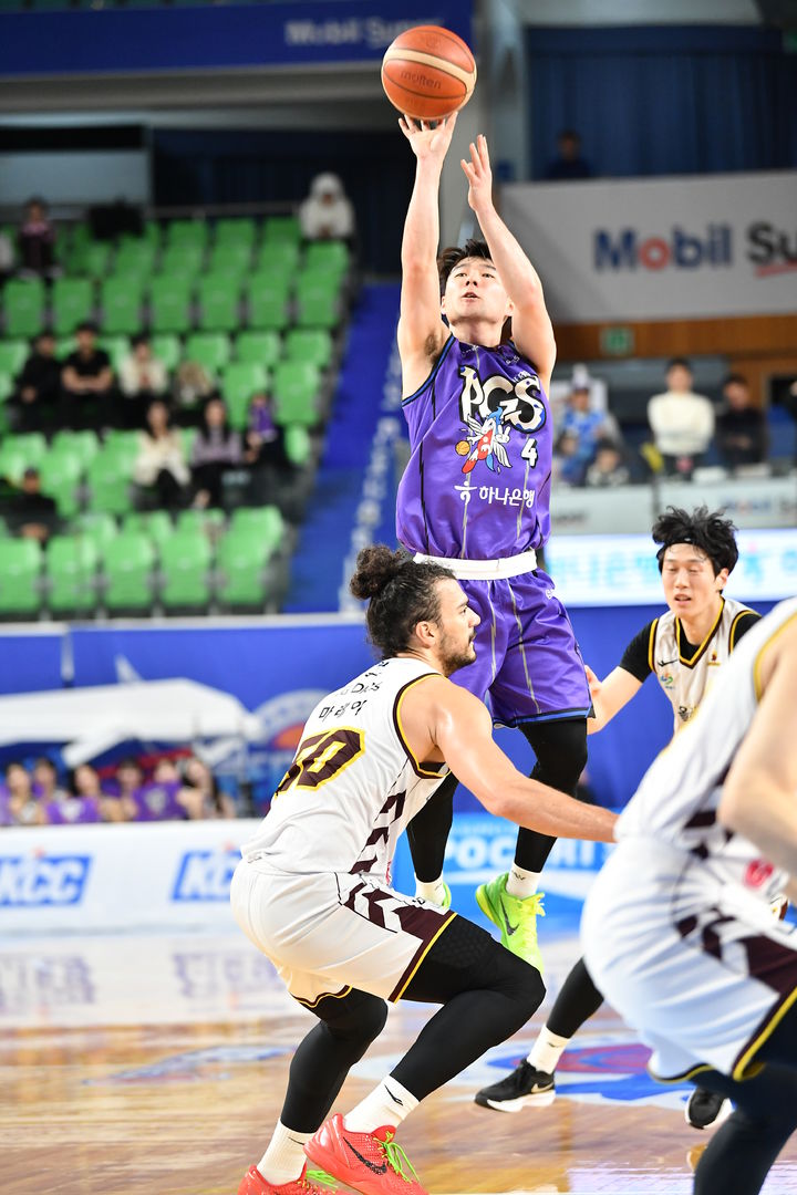 프로농구 SK, 'MVP' 안영준과 재계약…'FA 대어' 김낙현도 영입