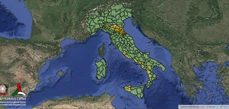 Maltempo, allerta meteo arancione e gialla per temporali domani 10 dicembre: le regioni a rischio