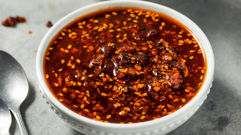The Simple Difference Between Chili Crisp And Chili Crunch