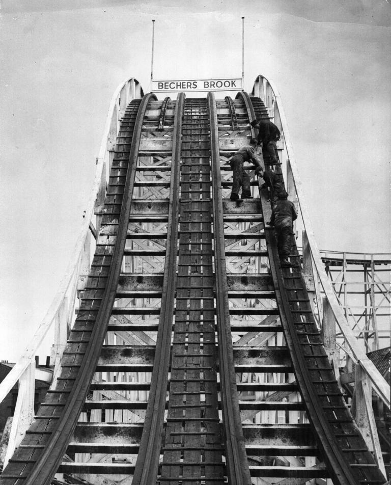 31 nostalgic pictures that remember 1950s Blackpool - the people and ...