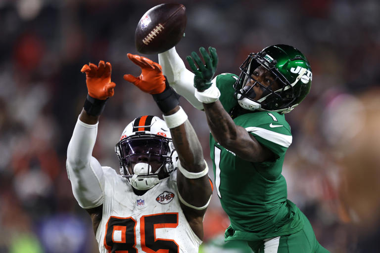 Browns stay relatively quiet, Jets get active at trade deadline ahead ...