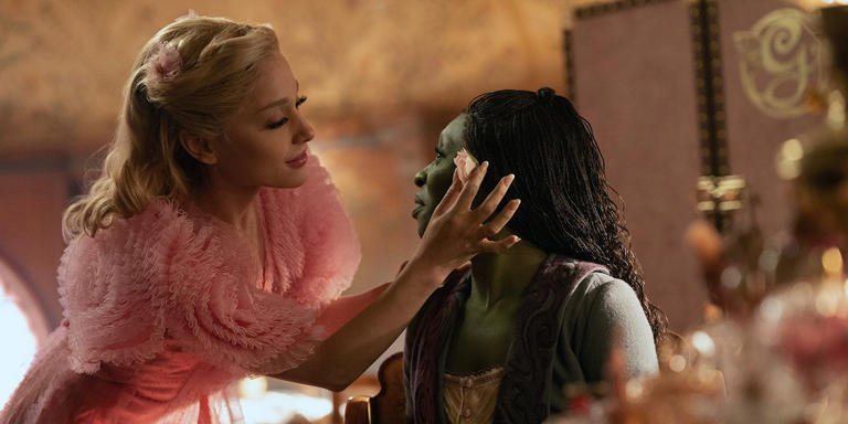10 Best Wicked Scenes That Highlight Glinda & Elphaba's Powerful Friendship