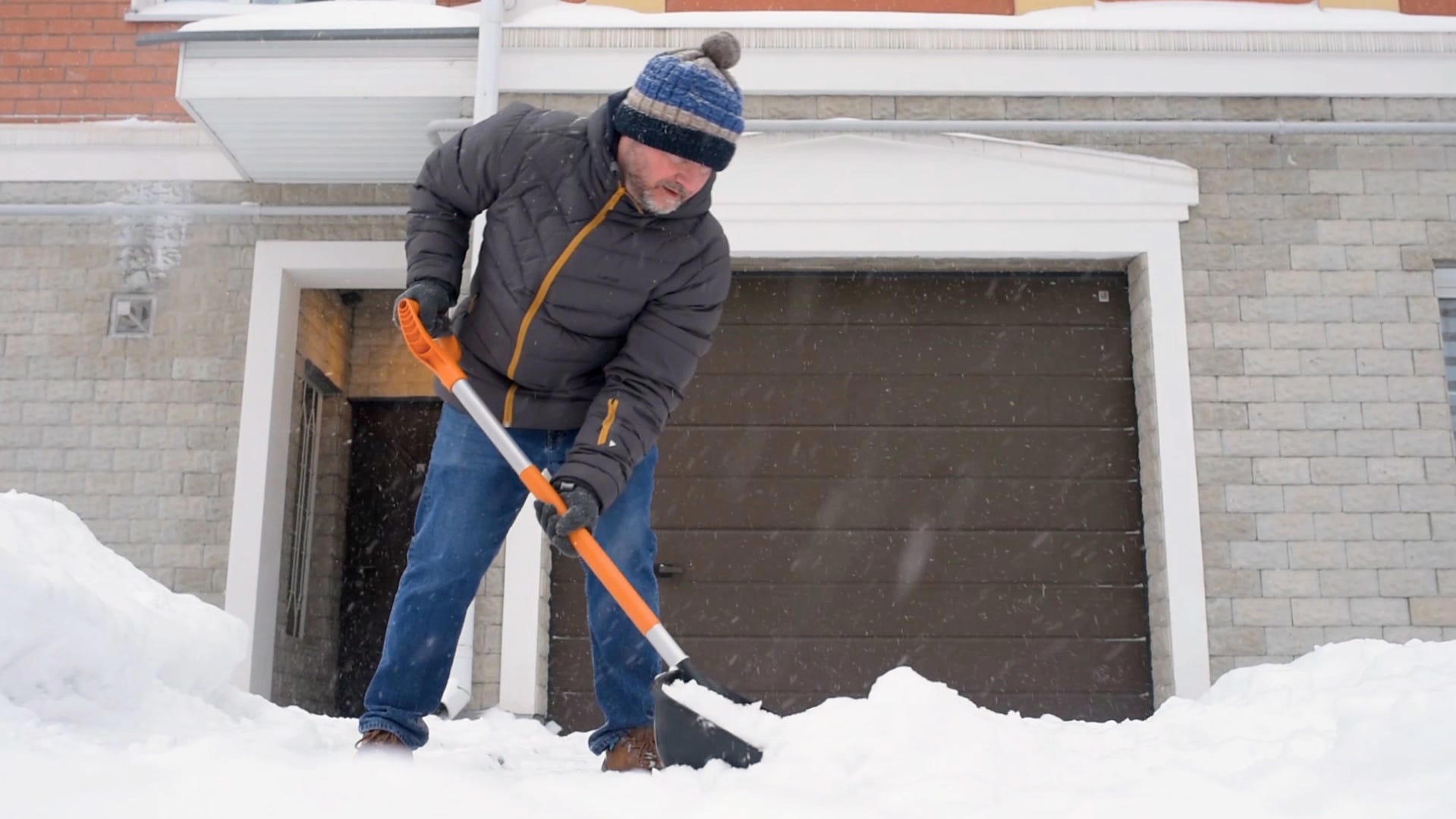 Shoveling snow for people with cardio or musculoskeletal conditions ... Shoveling snow for people with cardio or musculoskeletal conditions ...