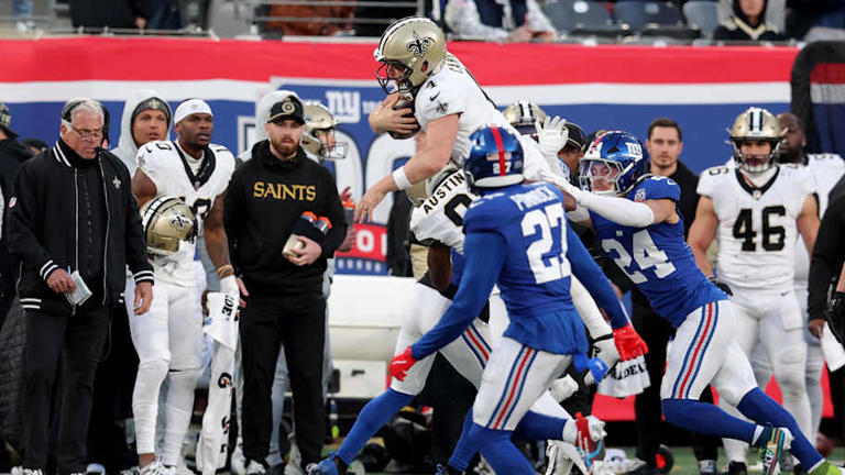 Saints QB Derek Carr Likely Out for Season With Hand Injury Saints QB Derek Carr Likely Out for Season With Hand Injury