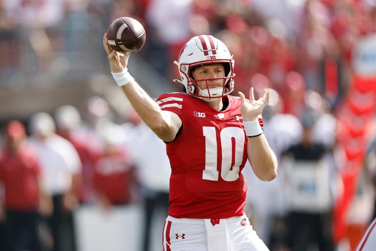 Wisconsin QB Tyler Van Dyke enters transfer portal with one remaining ... Wisconsin QB Tyler Van Dyke enters transfer portal with one remaining ...
