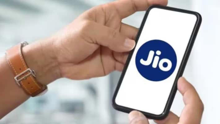 Reliance Jio rolls out new Rs 601 UNLIMITED 5G gift voucher | Check ...