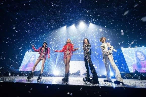 2NE1、デビュー15周年記念ベストLP発売決定！ソウル公演のライブ音源も収録