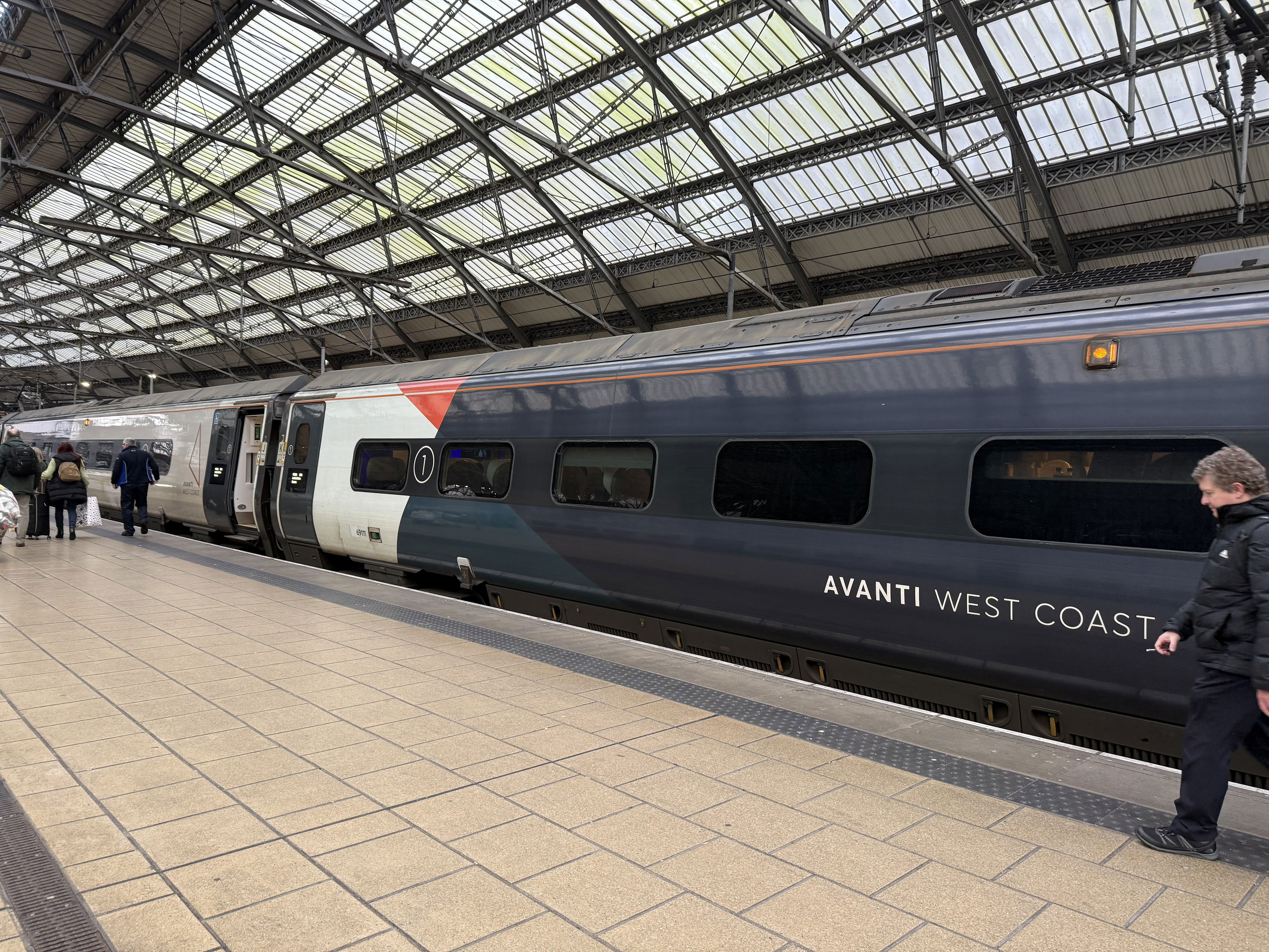 Last Avanti West Coast train times from Liverpool on Christmas Eve 2025 ...