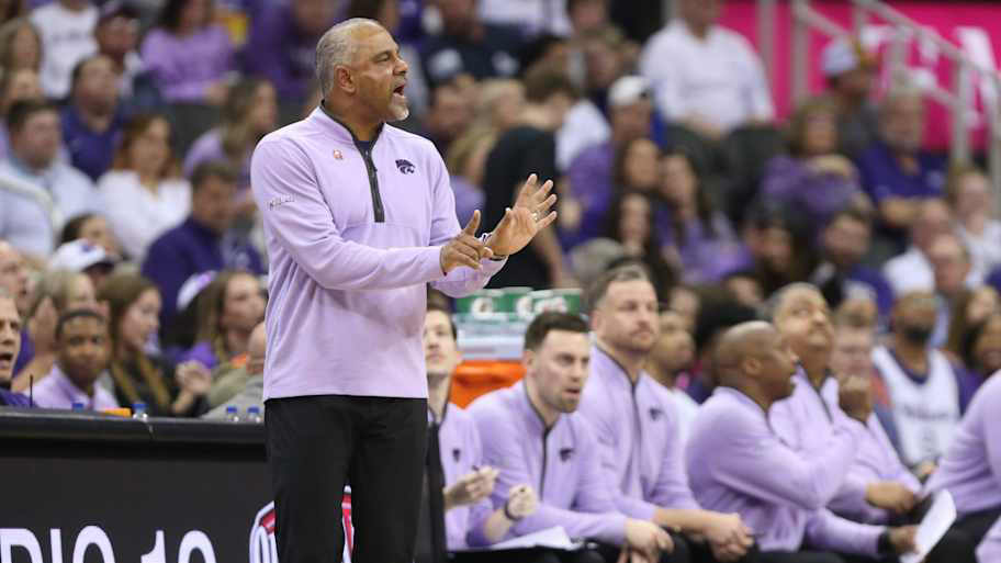 Kansas State's Jerome Tang Explains What Drake Does Well As A Team Kansas State's Jerome Tang Explains What Drake Does Well As A Team