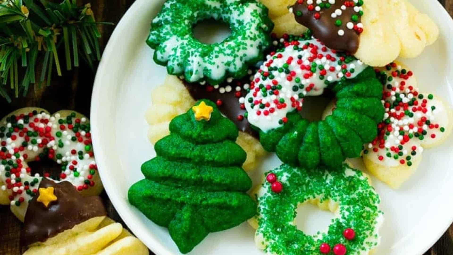 20+ Festive Christmas Cookies To Get You Into the Holiday Spirit