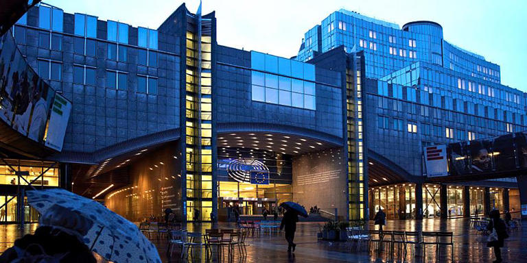 Ευρωκοινοβούλιο: Η ΕΕ να προετοιμάζεται σαν σε καιρό πολέμου