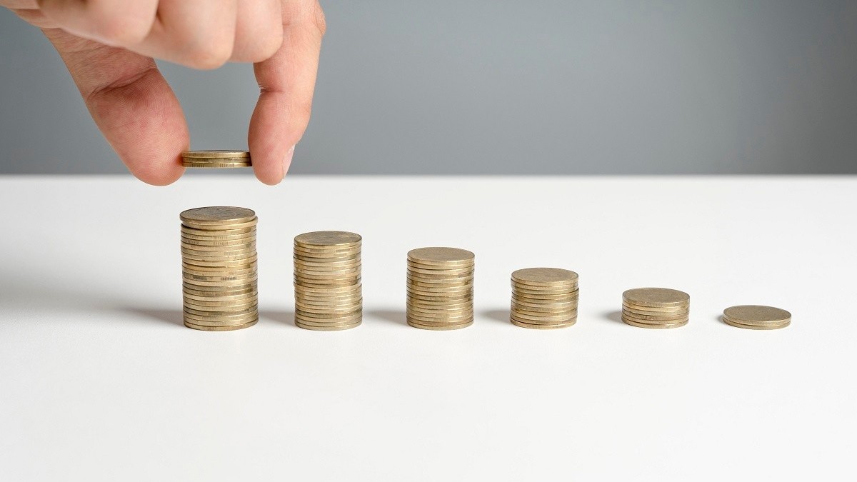 How compound interest works and how to take advantage of it to grow ...