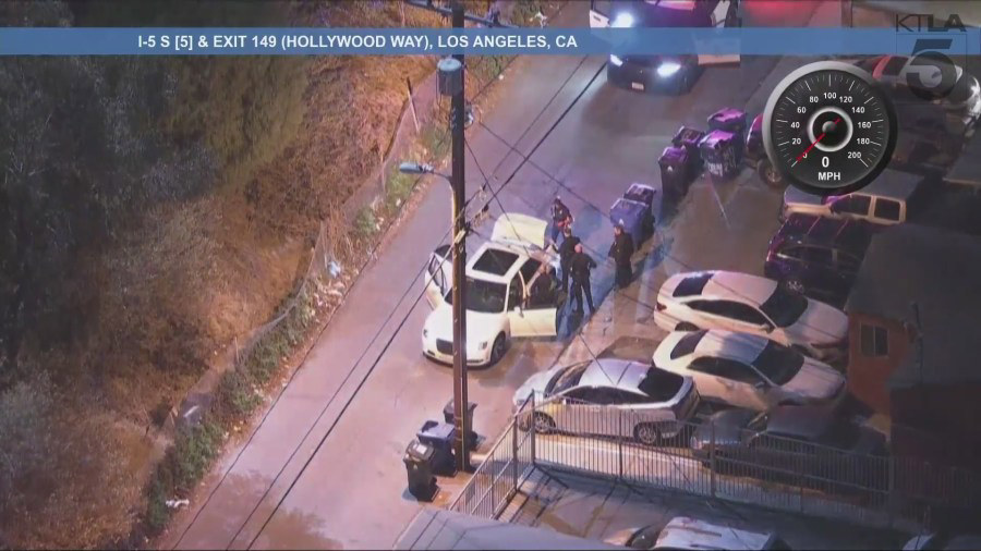 Suspected DUI driver in custody after pursuit in Los Angeles Suspected DUI driver in custody after pursuit in Los Angeles