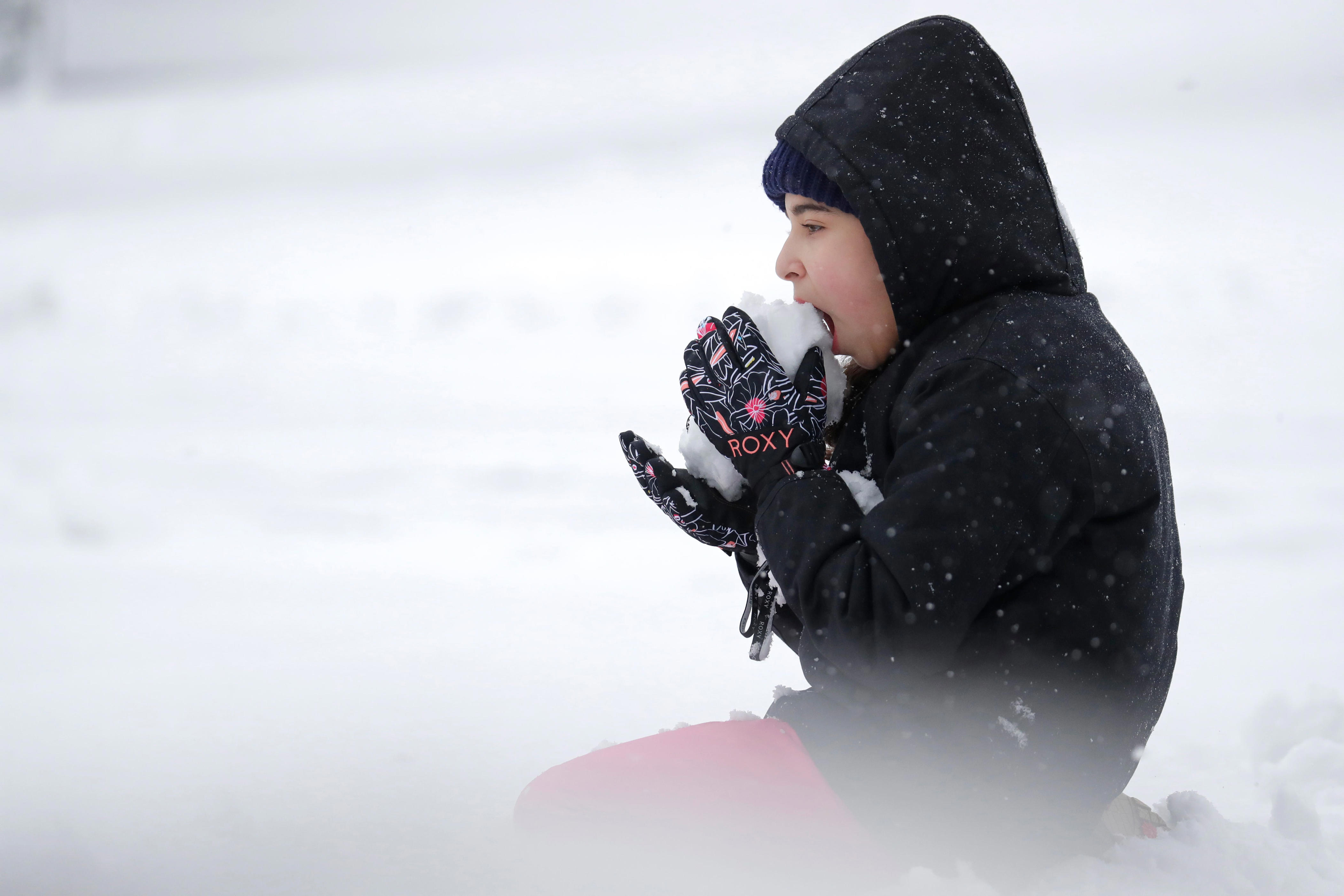 Is it safe to eat snow? It depends on these conditions, experts say