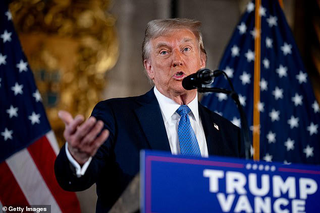 Donald Trump's swept back 'hat hair' has the internet ablaze Donald Trump's swept back 'hat hair' has the internet ablaze