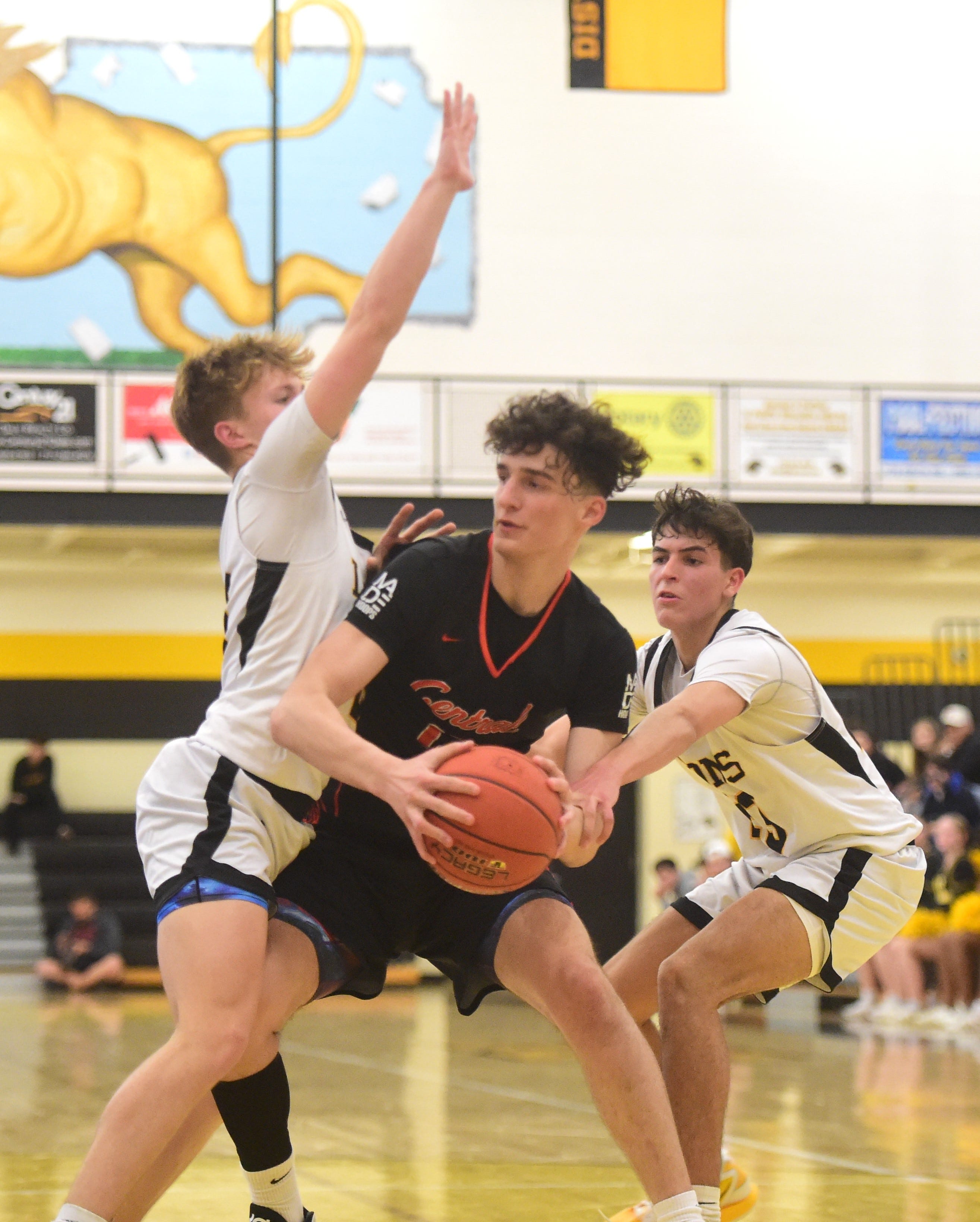 See the top visiting boys and girls recruits playing in Hoops for ...