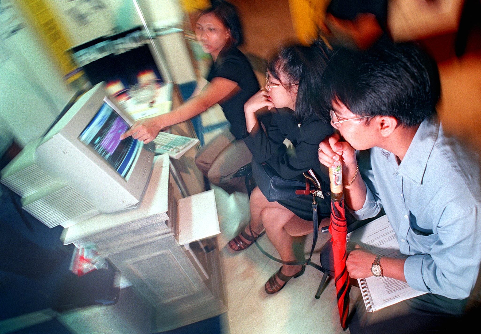 Y2K swept the nation 25 years ago: Historical photos show millennium ...