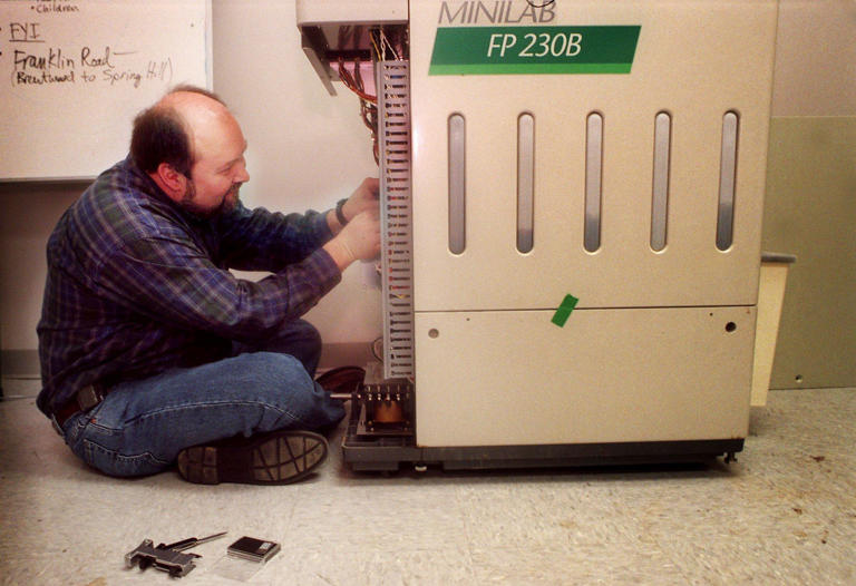 Y2K swept the nation 25 years ago: Historical photos show millennium ...