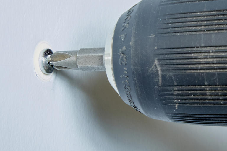 How to Remove Drywall Anchors