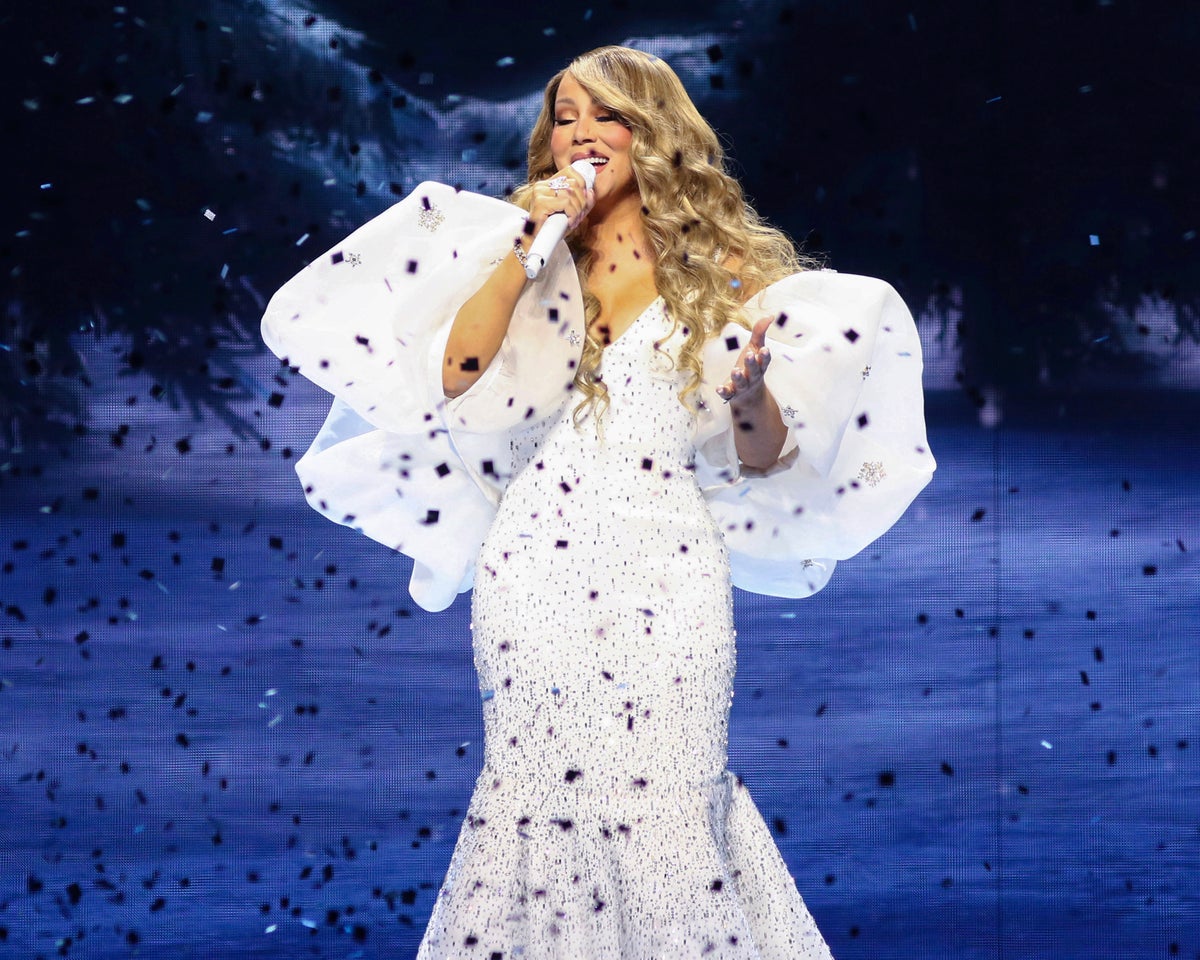 Mariah Carey's ‘Christmas Time’ comes to an end: See pictures from the ...