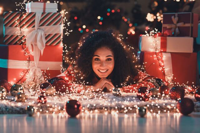 Forget The Downsides — 15 Best Parts Of Being On Your Own At Christmas