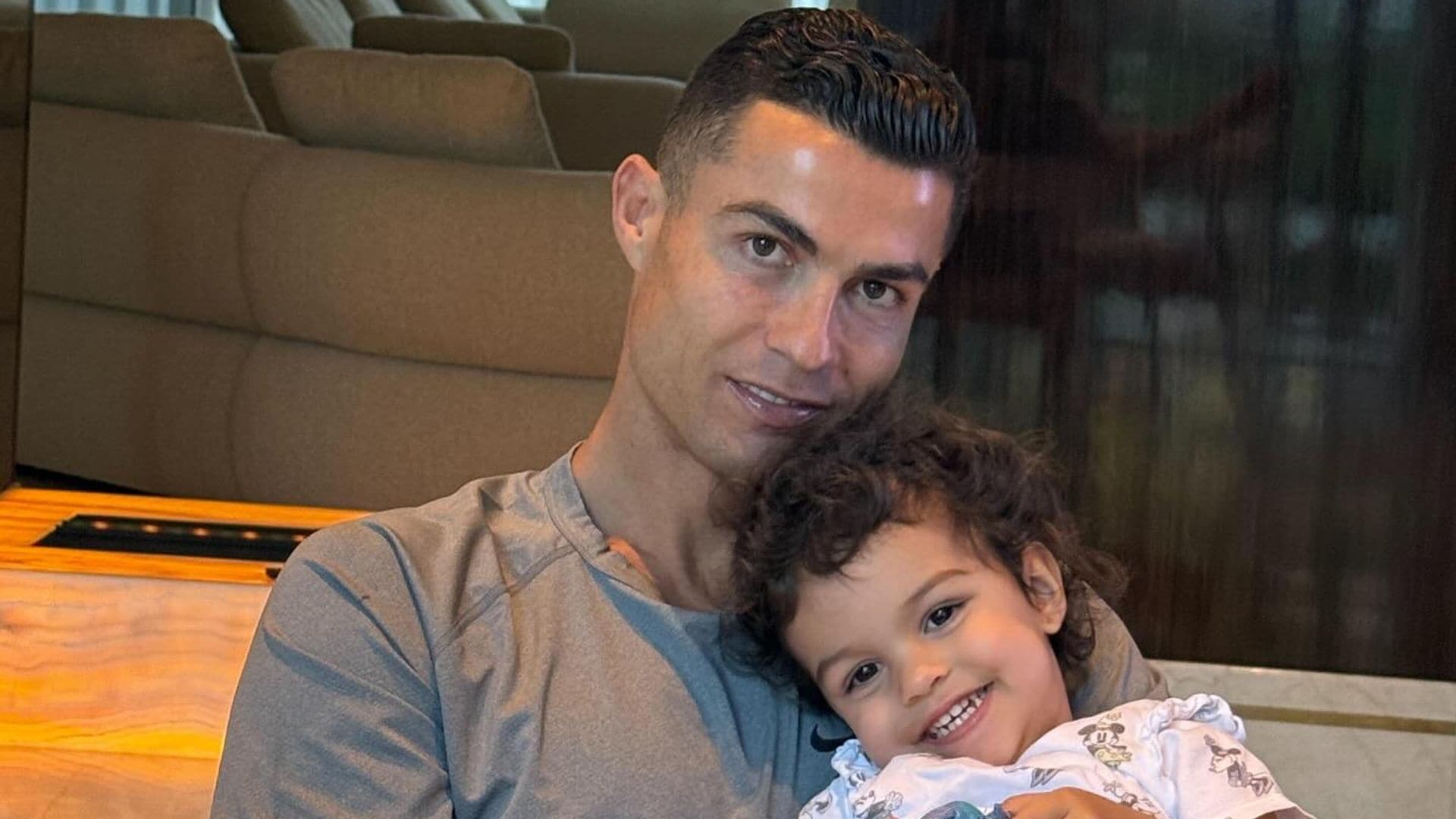 Previo a Navidad, Cristiano Ronaldo derrite a todos con una nueva foto ...