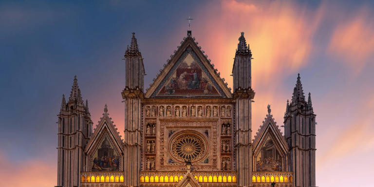 The 8 Most Magnificent Gothic Cathedrals Ever Built