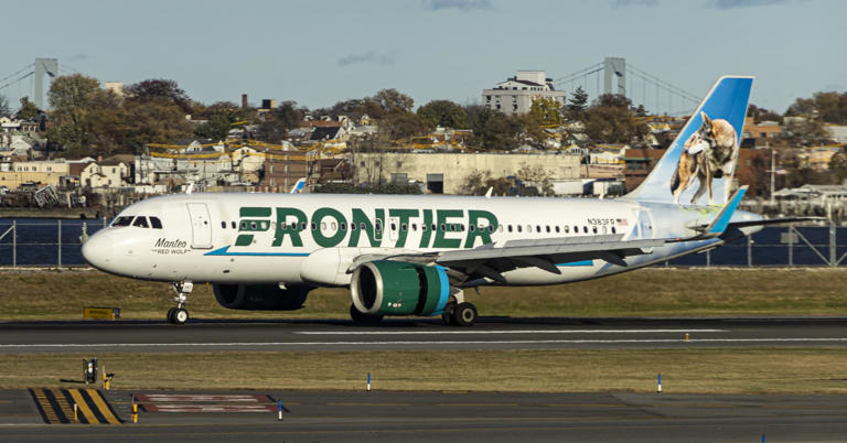 Frontier plans new flights from JFK to big American Airlines hubs Miami ...
