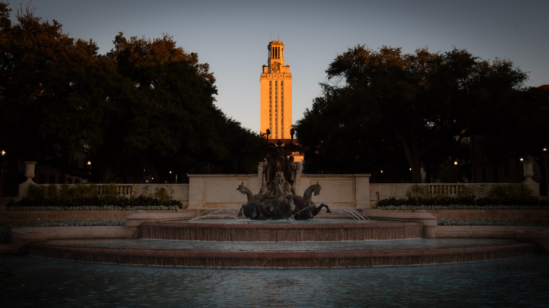 Texas Gov. Abbott halts statewide college tuition increases for 2026 ...